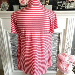 Lavish | Tops | Lavish Coral And Off White Top | Poshmark